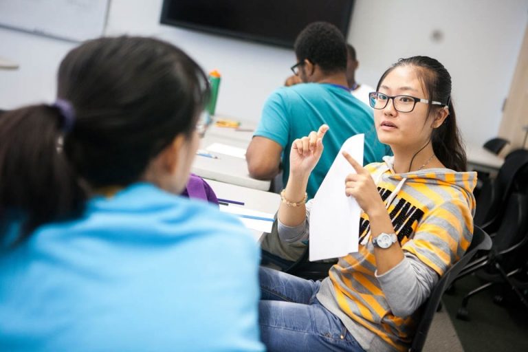 Colleges for Hearing Impaired Students (Deaf & Hard of Hearing) - DoctEar